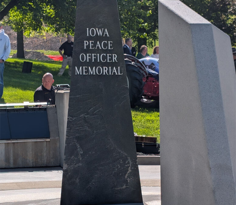 Fallen Iowa law officers remembered in annual ceremony - Radio Iowa